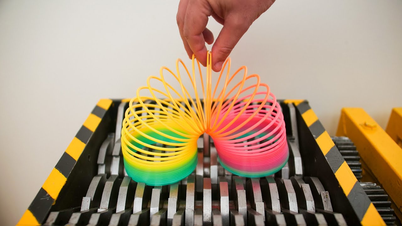 SHREDDING SLINKY and OTHER CRUNCHY THINGS! EXPERIMENT AT HOME