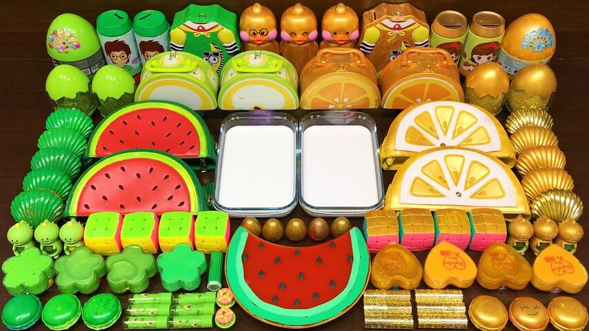 GREEN vs GOLD! Mixing Makeup, Glitter and More into Glossy Slime ...