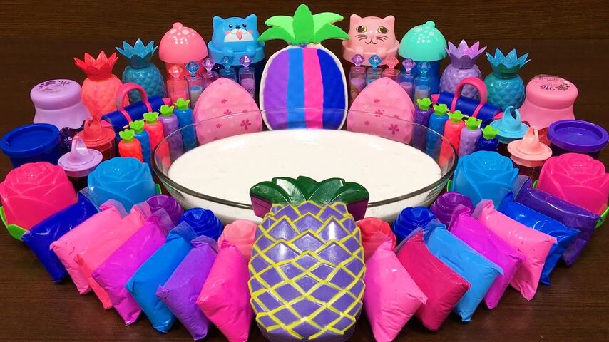 GALAXY Slime Mixing Makeup, Glitter and More into Glossy Slime ...