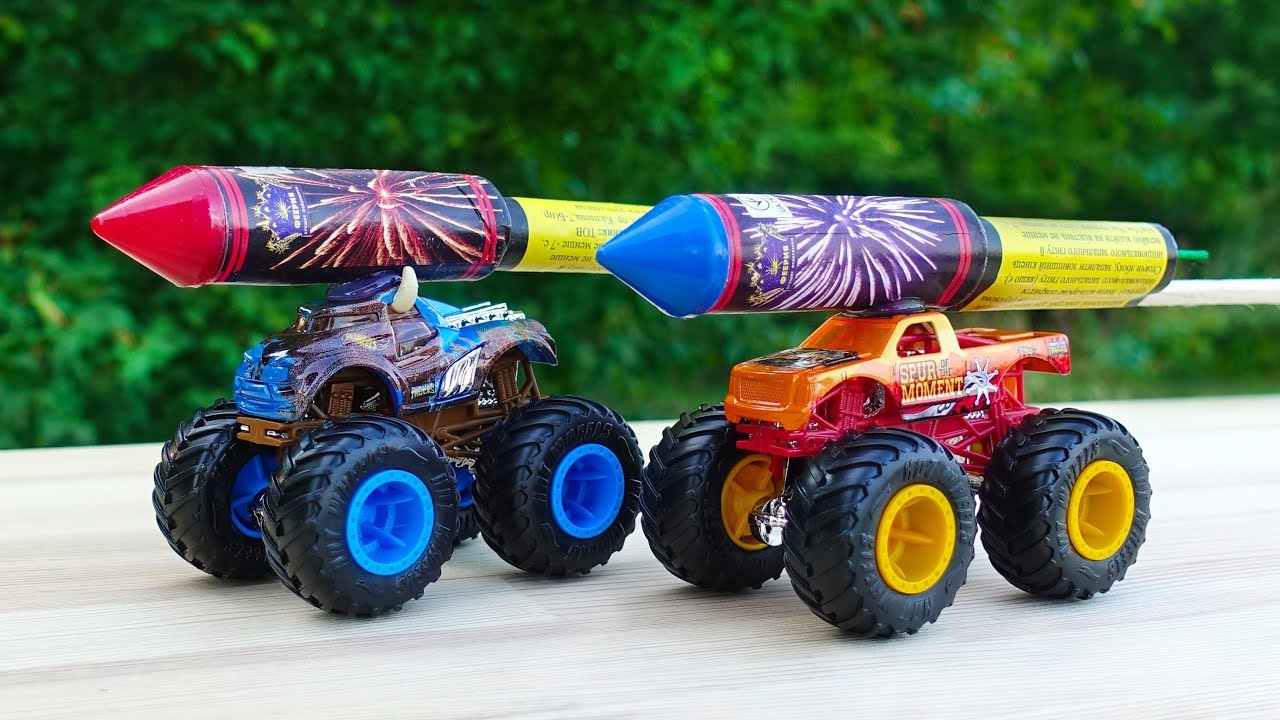 EXPERIMENT: XXL ROCKETS WITH TOY MONSTER TRUCKS