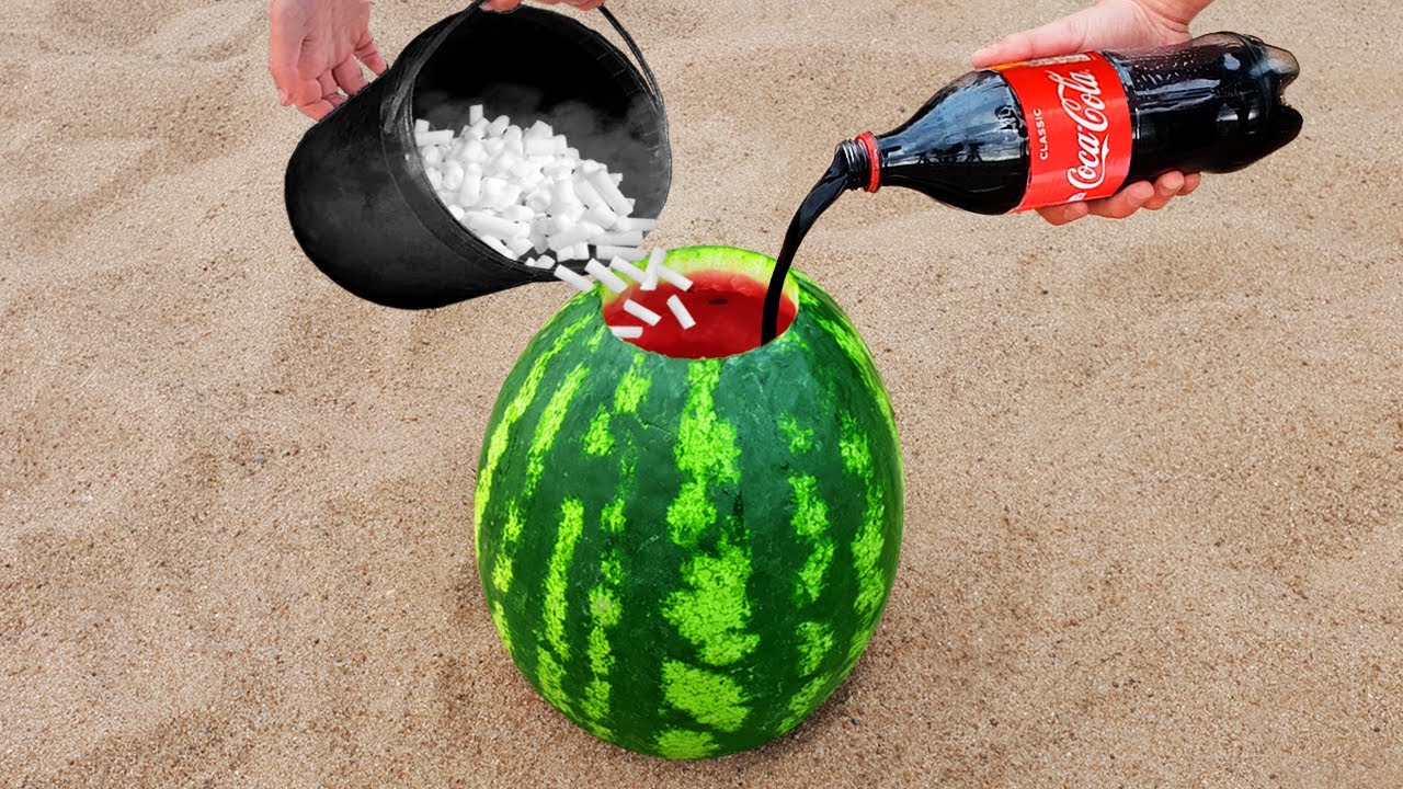 Experiment: Experiment Mix of Coca Cola and Dry Ice Inside a Watermelon